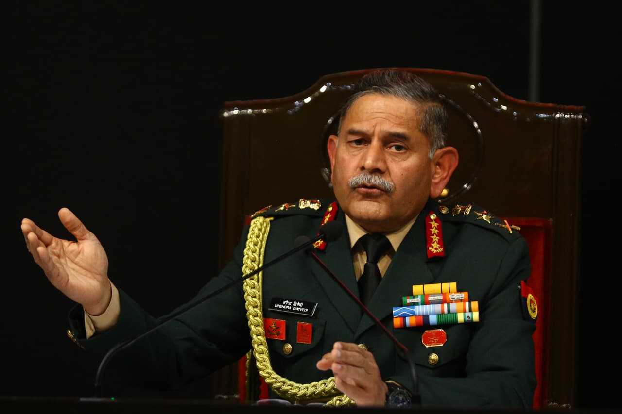 Operation Sindoor Ongoing; Army Chief Warns Pakistan Against Future ...